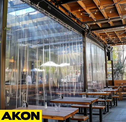 Restaurant Patio Plastic Enclosures Free Standing Movable Retractable